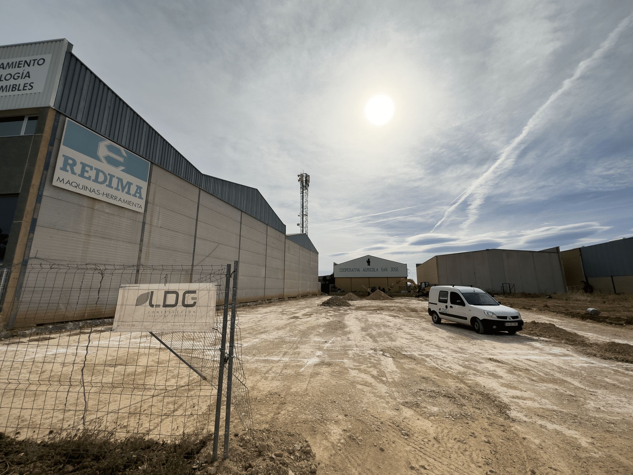 Construcción de una nave industrial para REDIMA GROUP - LDG Construcción